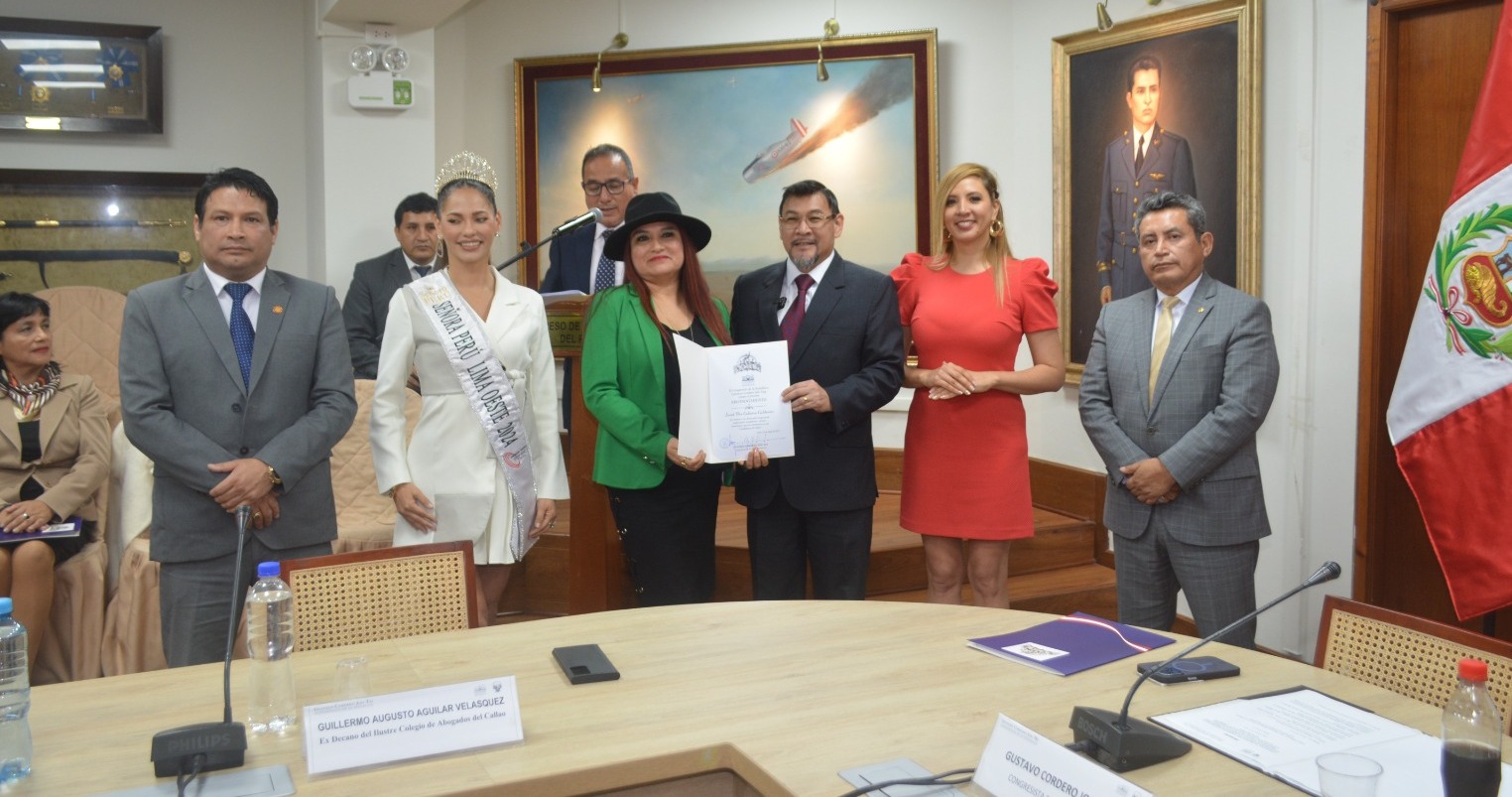 Janet Flor Cabrera Calderón es reconocida en el Congreso de la ...