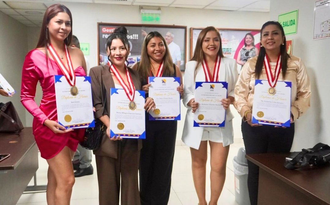 KATHEREEN VILLALOBOS, es reconocida como “Ciudadano de Valor y Agente ...